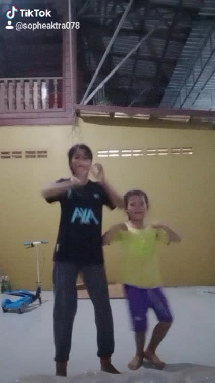 រាំចាញ់ក្មួយហើយខ្ញុំ - TNAOT