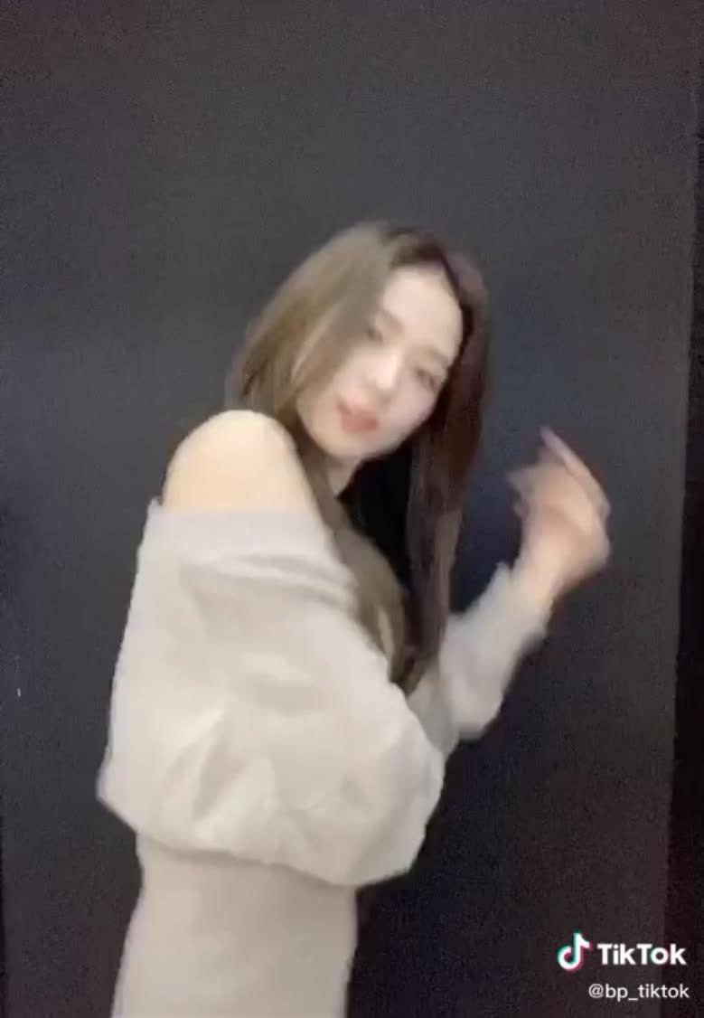 Cherry top ( jisoo ) - TNAOT