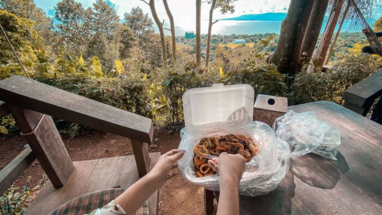 កាហ្វេលើភ្នំ Led Zep Cafe, Kep - TNAOT