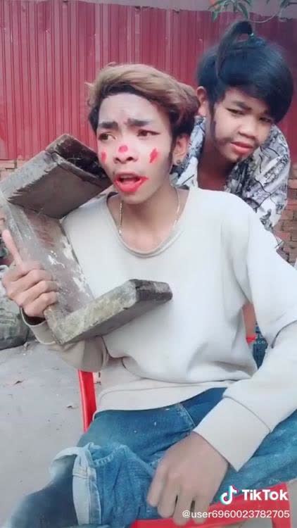 តោះសើចទាំងអស់គ្នា - TNAOT