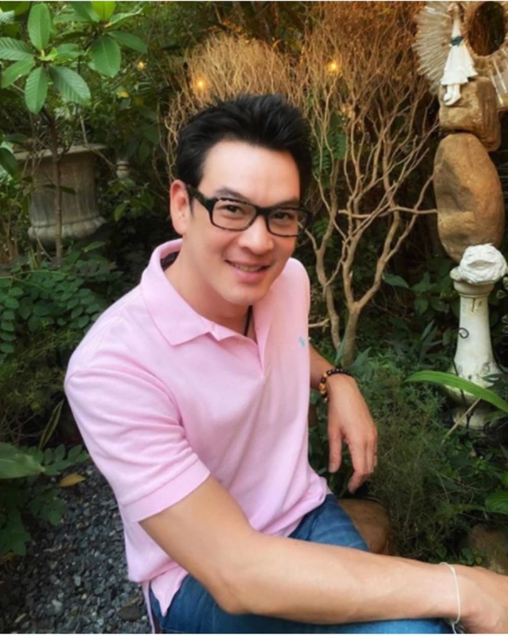 តោះប្រិយមិត្តមកស្គាល់តារាថៃប្រុសស្រីល្បីឈ្មោះហើយពូកែធ្វើម្ហូប - TNAOT