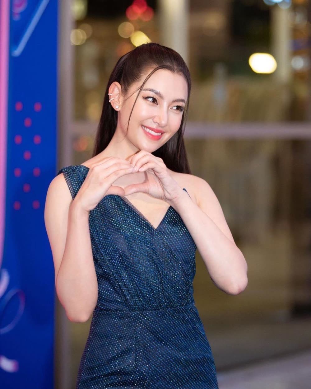 តារាស្រីជួរមុខរបស់ថៃនិយាយអំពីបទពិសោធន៍ការងារលើកដំបូងកាលប្រឡូកសិល្ប: - TNAOT