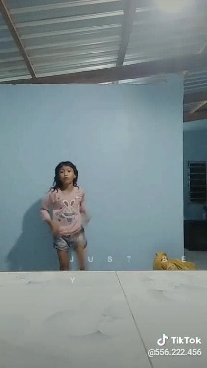 ប្អូនស្រីខ្ញុំឃើញទូរស័ព្ទទំនេរមិនបានម៉ង - TNAOT