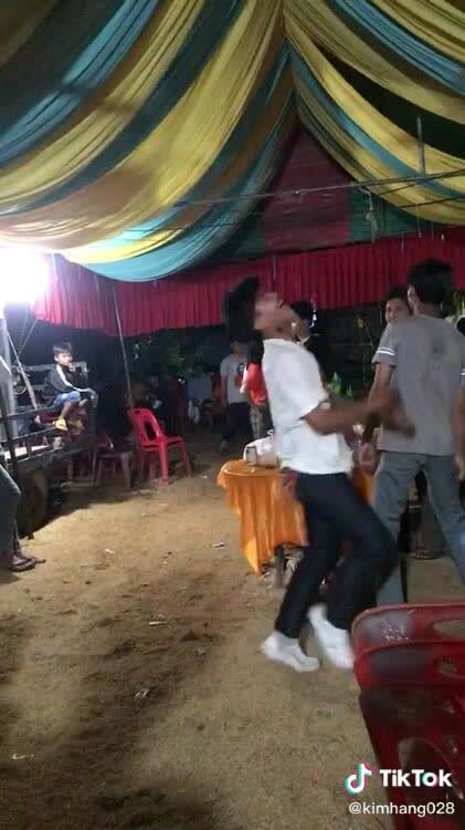 video funny news - TNAOT