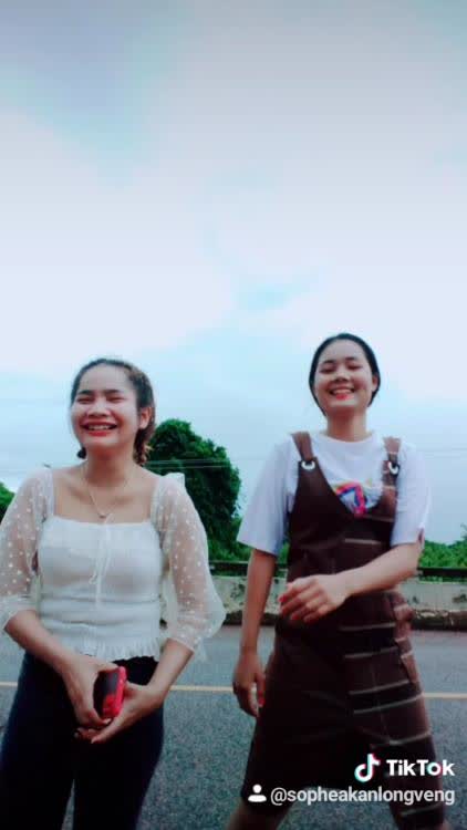 អត់ដឹងថាចេញក្បាច់អីខ្លះទេ😌។ - TNAOT