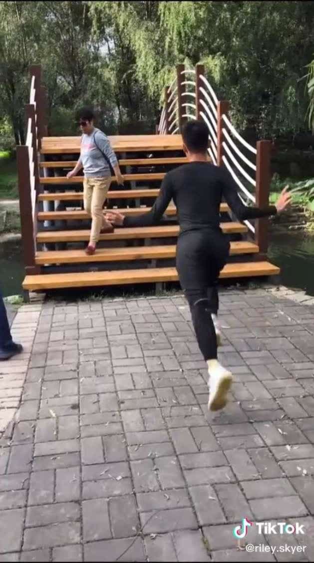 តិកតុក - TNAOT