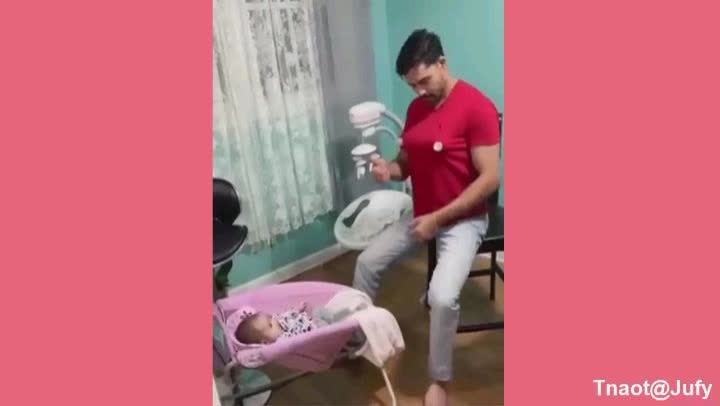 លេងចឹងហ្ម៎ងប៉ាៗ Funny Daddy with his baby #Fun - TNAOT