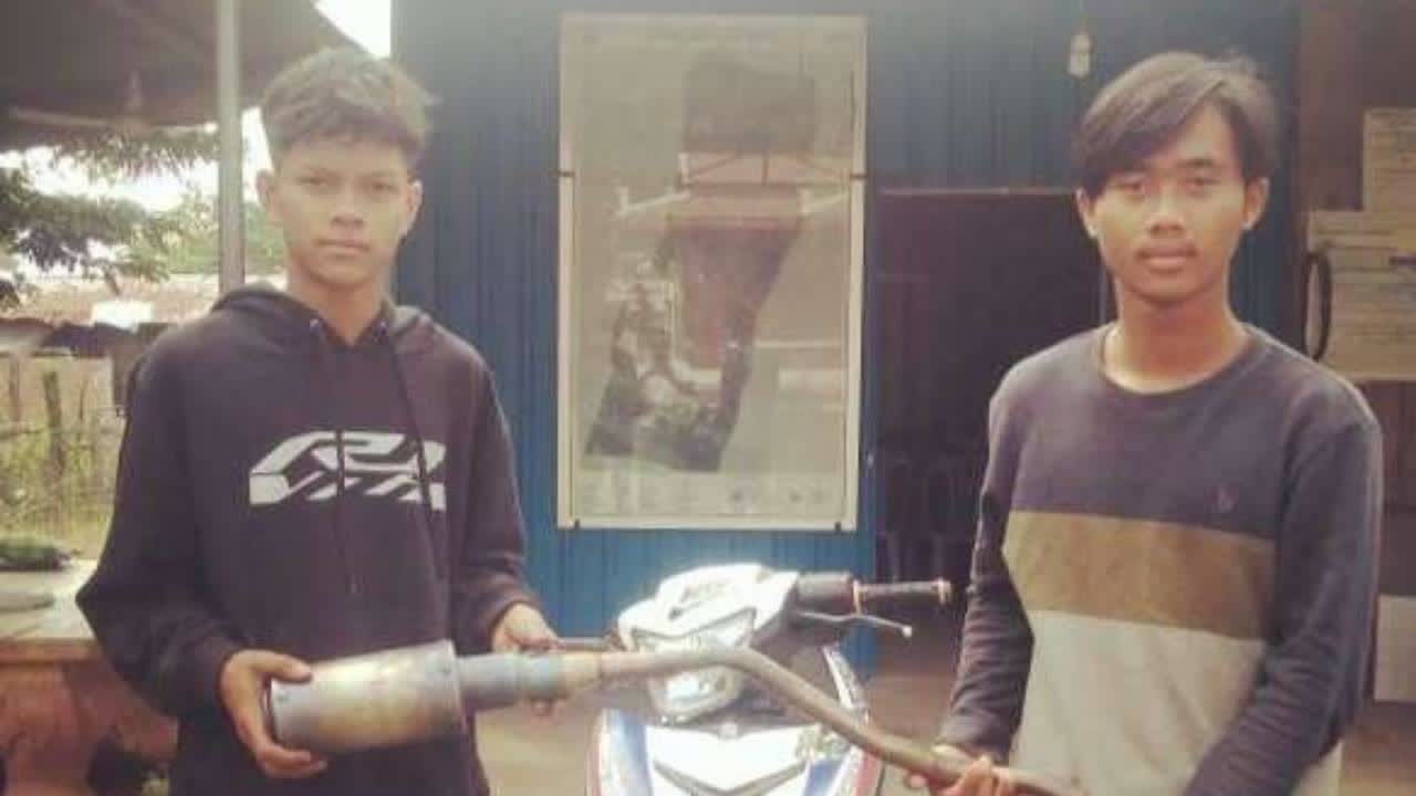 ក្មេងស្ទាវ២នាក់នាំគ្នាបង្ហោះម៉ូតូត្រូវបាននគបាលឃាត់ខ្លួនទាំងព្រឹក - TNAOT