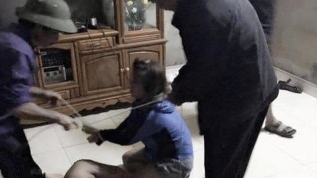 丈夫出国打工，越南女子将情夫带家里过夜，被婆婆带人捆绑并报警 柬埔寨头条