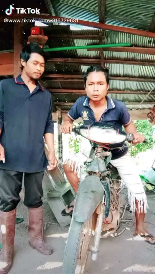 ម៉ូតូឡូយមែន និយាយមែន - TNAOT