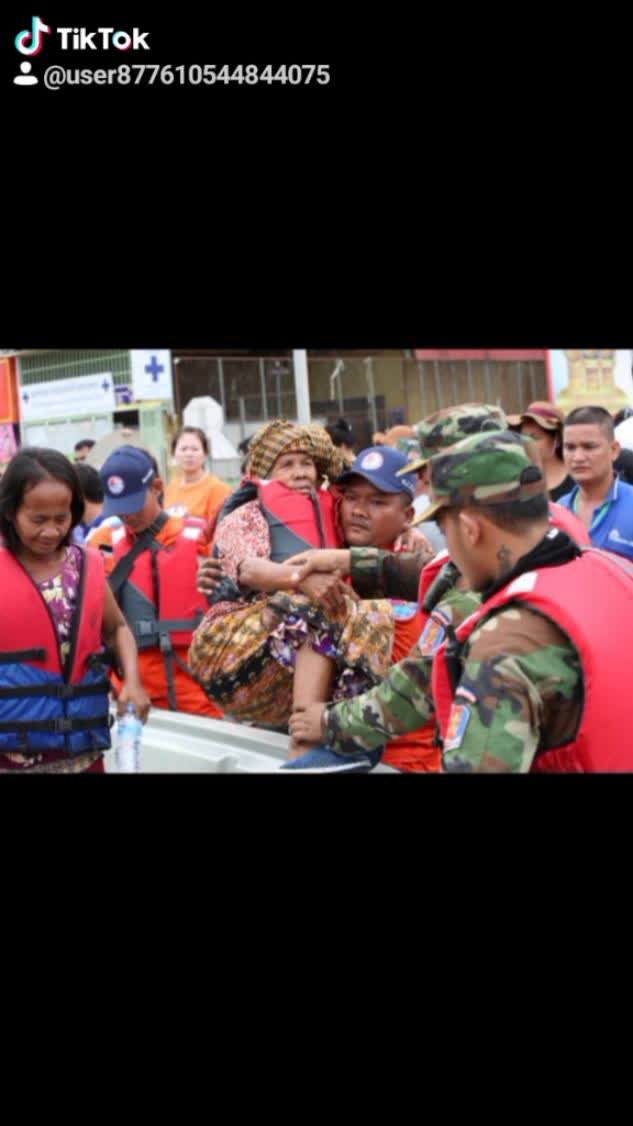 ខ្ញុំអ្វីជួយប្រជាជនខ្ញុំទេមានតែទឹកចិត្តជួយគ្នាទៅវិញទៅមក.... - TNAOT