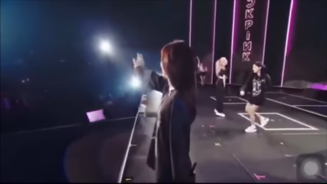 ដល់ម៉ោងក្រុមស្រីបឿនកូរទៀតហើយ😂😂 ️💛 (Blackpink k-pop) - TNAOT