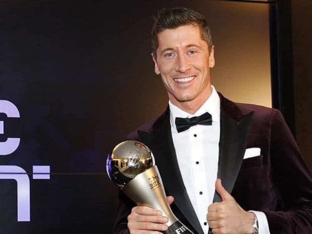Lewandowski ជាប់ឈ្មោះជាកីឡាករ ល្អបំផុតរបស់ FIFA - TNAOT