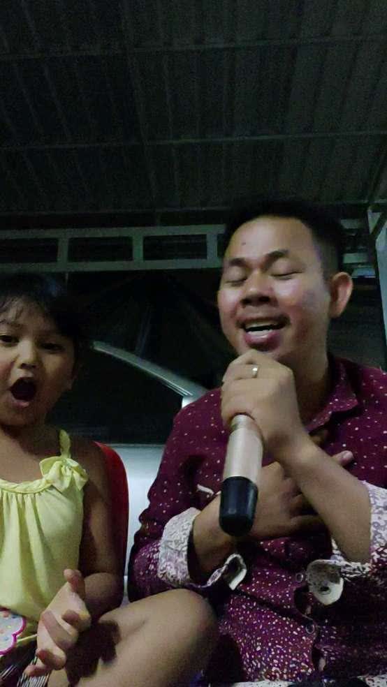 ស្រអែមផល្លាឆ្លងឆ្លើយពូនឹងក្មួយ - TNAOT