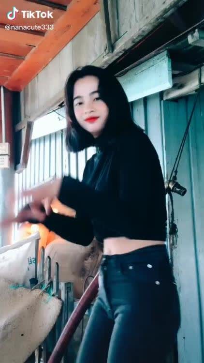 ស្រីស្អាតរាំលយ - TNAOT