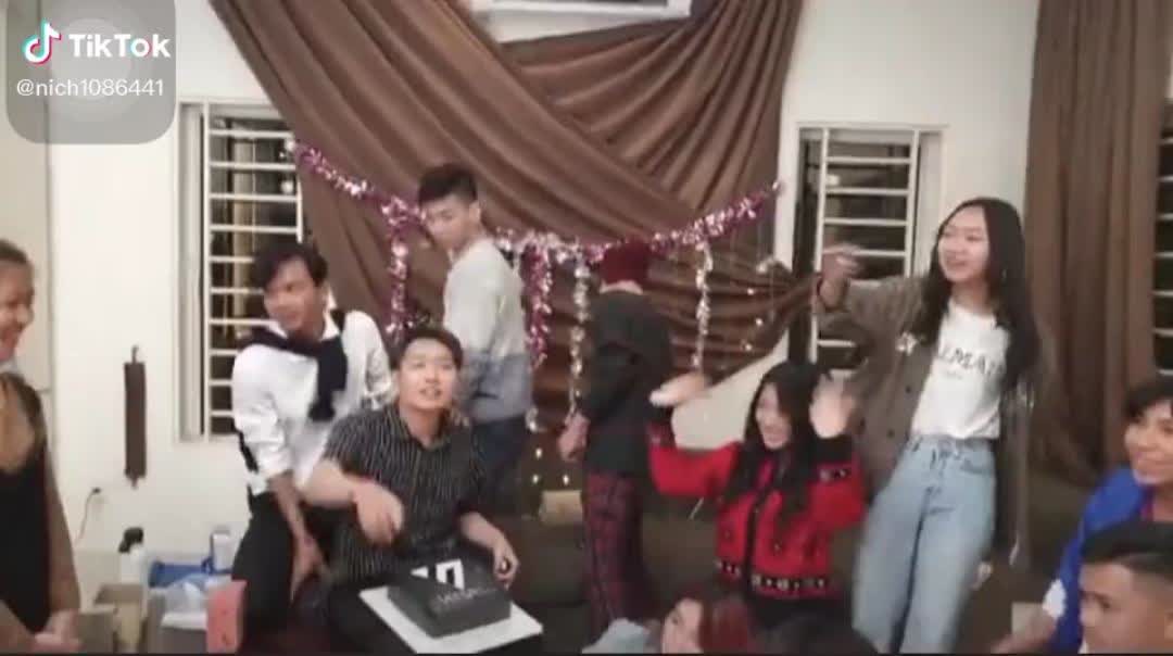 ភ្លេចបិទlive 😂😂 - TNAOT