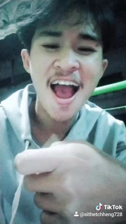 គ្ាន់តែខ្វេះច្រមុះក៏ជះរាង់សង្ហាដែរ - TNAOT