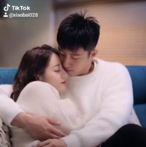 តើមានអ្នកណាចង់មើលរឿងនេះដែរឬទេ? បើមានអ្នកចង់មើលអាច comment នៅខាងក្រោមបាន។ 🤗 - TNAOT